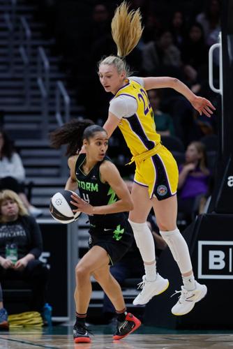 Photos: Storm host Sparks | Storm | yakimaherald.com