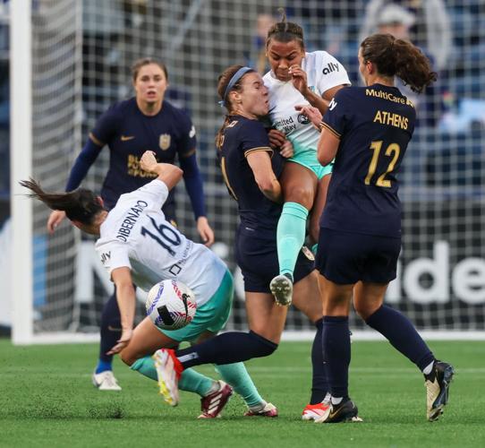 Photos: Reign face KC Current at home | Seattle OL Reign | yakimaherald.com