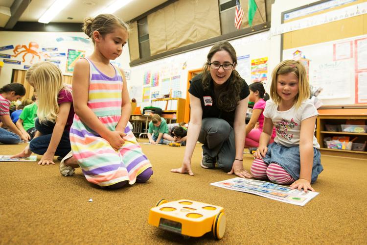 Photos: Science on Wheels | News Photos | yakimaherald.com