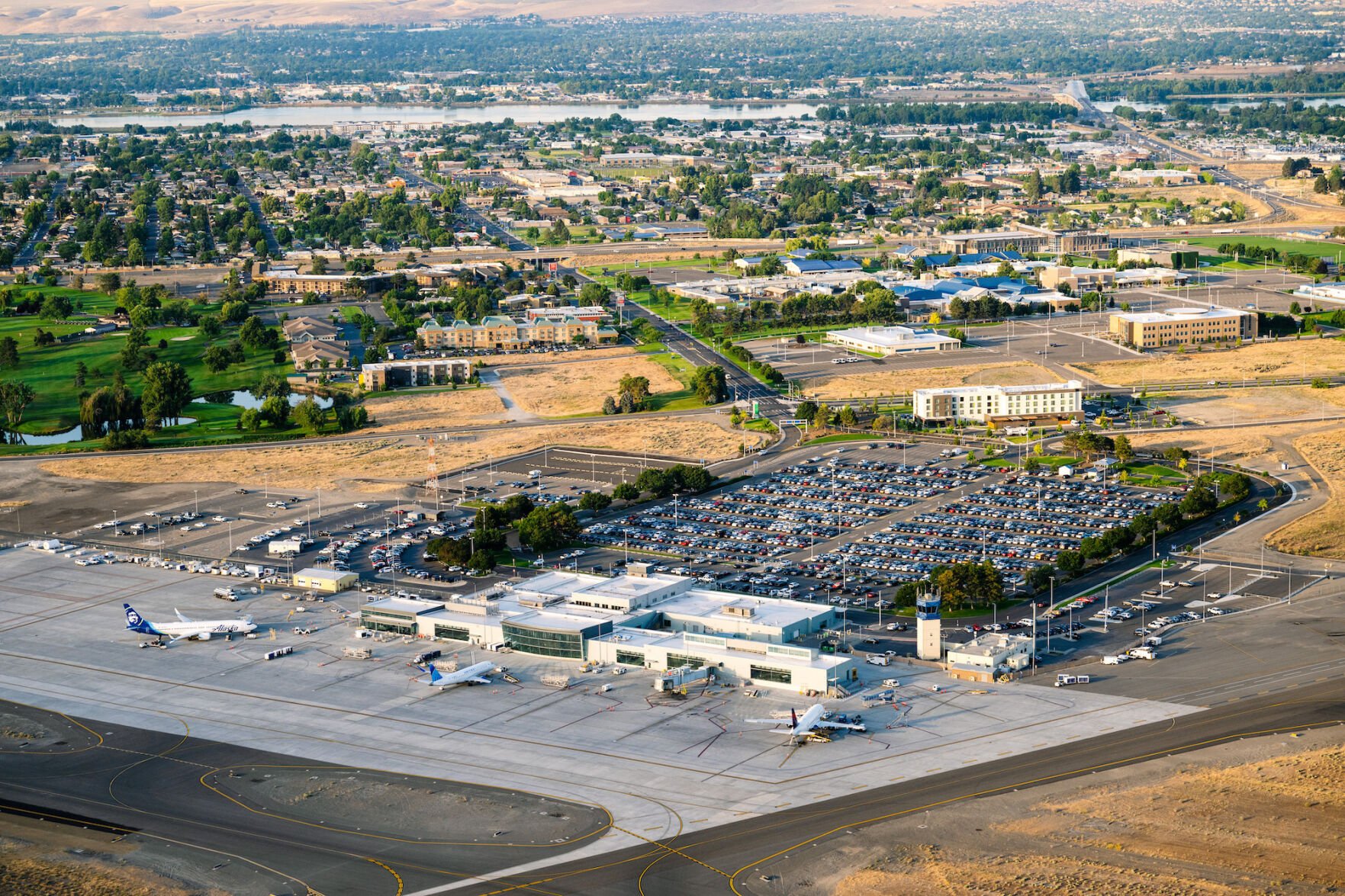 Tri-Cities and Yakima airports target air travelers with more flights and convenience | Business ...