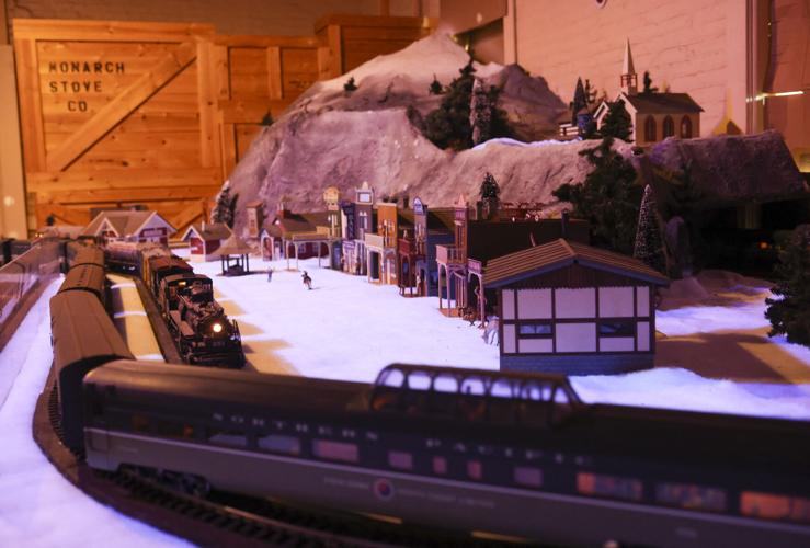 Next stop, North Pole: Museum in Toppenish hosts Toy Train Christmas ...