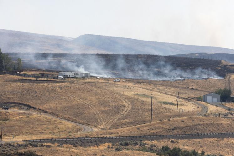 Firefighters respond to White Swan and North Wenas wildfires ...