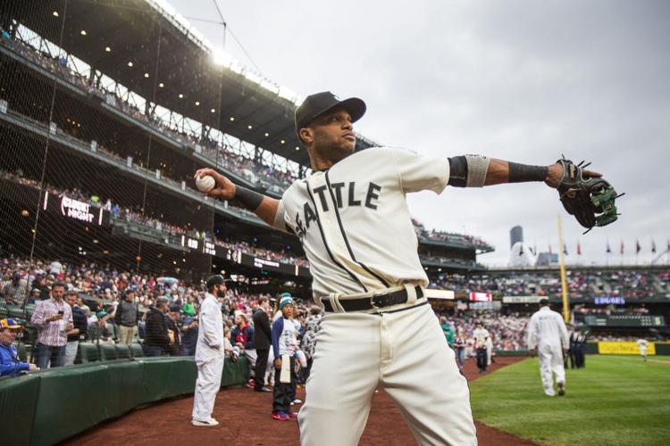 Mariners unveil new Sunday home uniforms | | yakimaherald.com
