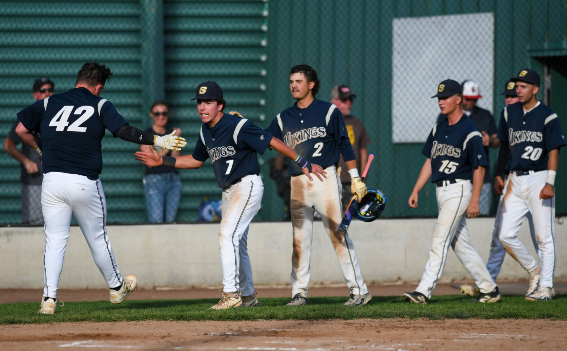 Selah overcomes slow offensive start to beat Ellensburg for district ...