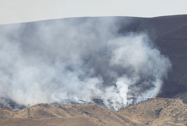 Evacuation levels lowered on Thorp Road fire near Moxee and Konnowac ...