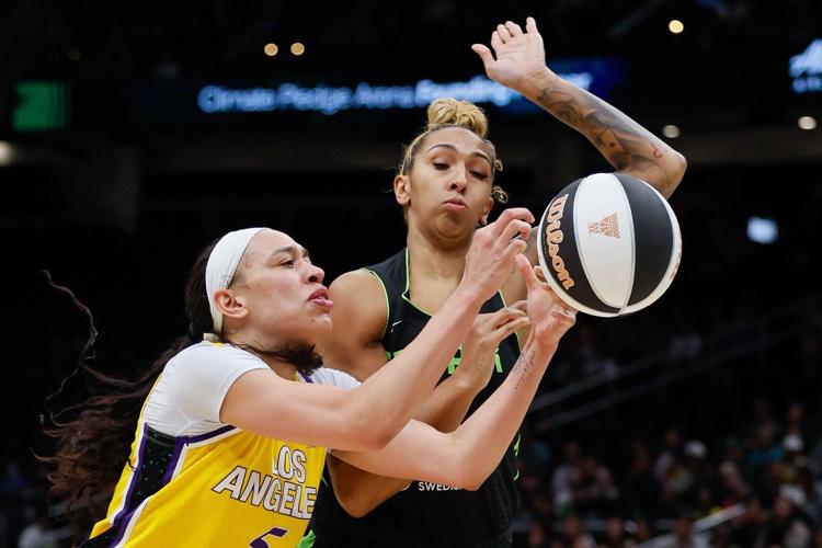 Photos: Storm host Sparks | Storm | yakimaherald.com