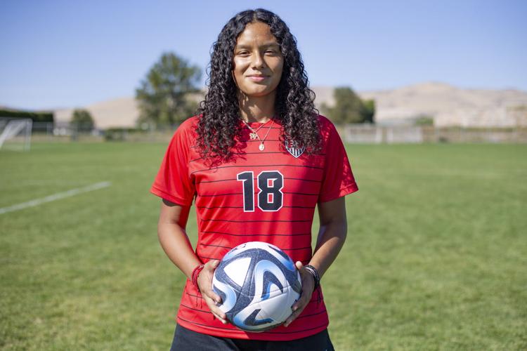 Mellick, Lopez leading East Valley's productive attack | CWAC | yakimaherald.com