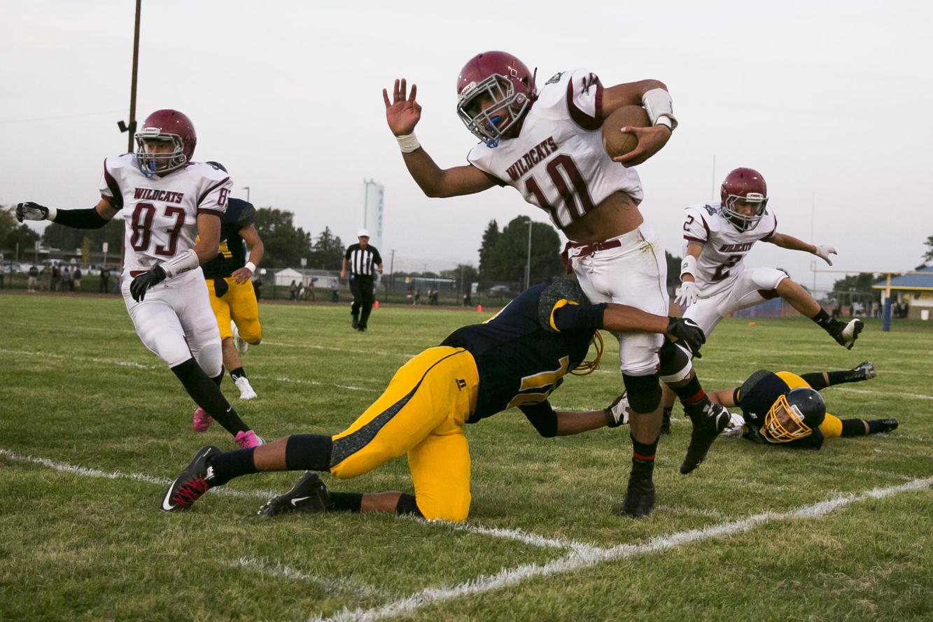 Mattern’s five sacks help Toppenish football top Wapato | CWAC ...