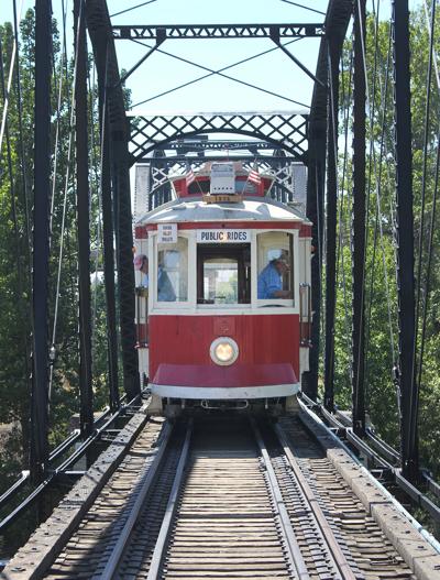 Opinion: Yakima Valley Trolleys keeps the wheels turning downtown ...