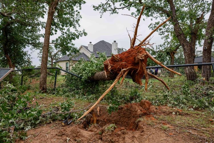 Tornado in northern Texas leaves at least 2 dead and destroys multiple ...