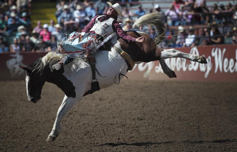 Scenes from the Ellensburg Rodeo | Sports Photos | yakimaherald.com