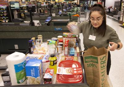 For Yakima's top grocery bagger, it's wait ’til next year | Local ...