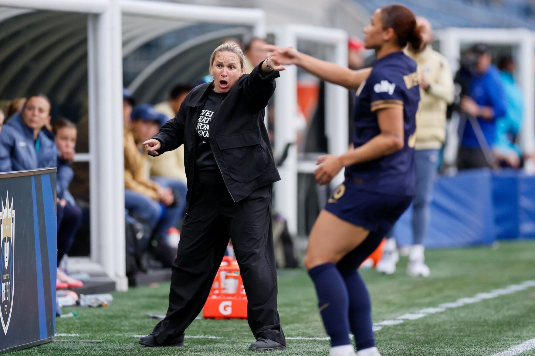 Reign sign coach Laura Harvey to multiyear extension | Seattle OL Reign ...