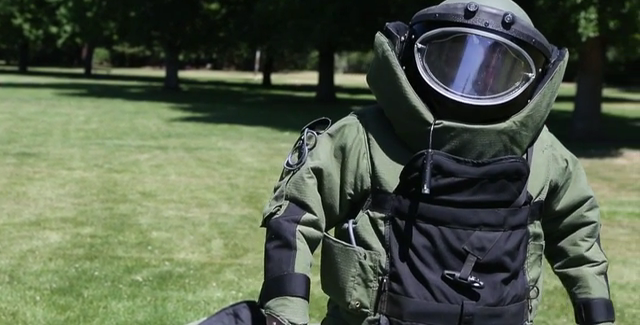 World record run in a Med-Eng EOD-8 Bomb Suit | | yakimaherald.com