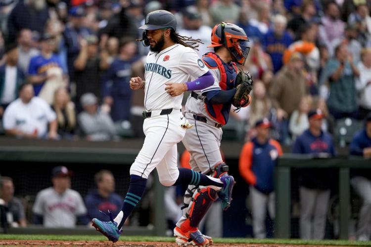 Mariners make early runs stand up, open homestand with tight win over ...