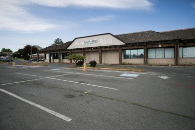 Gold's Gym to open in old Albertsons building next year | Local ...