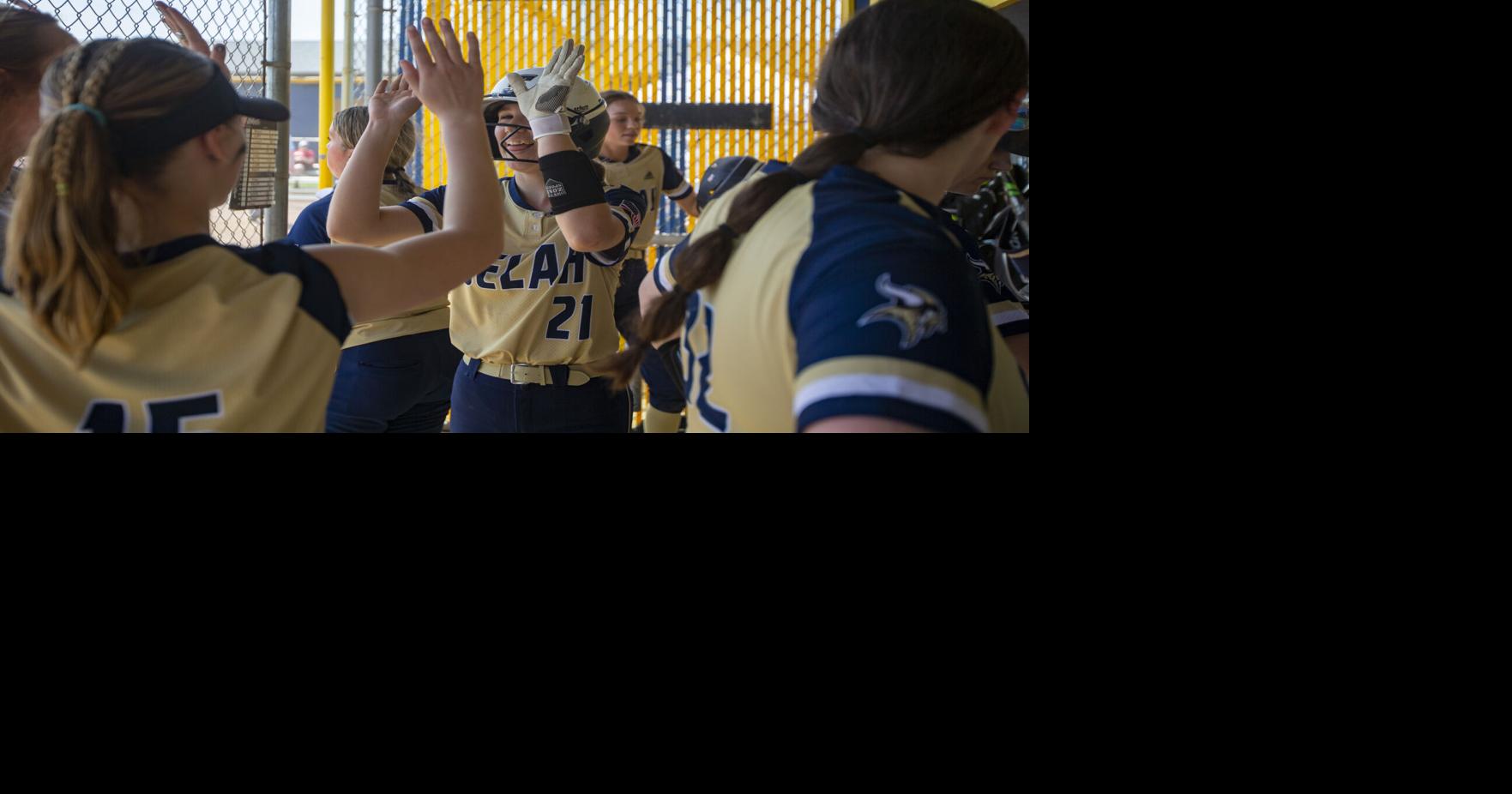 Seniors lead Selah to 13-game win streak heading into state softball ...