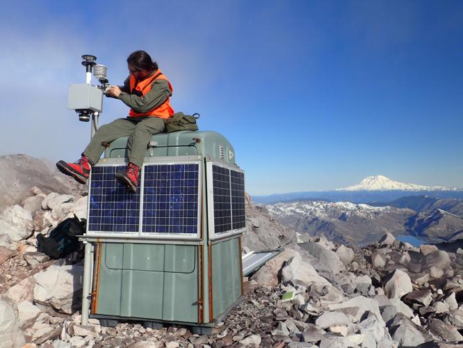 Cascades Volcano Observatory is keeping an eye on Northwest volcanoes ...