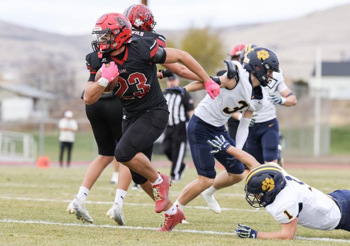 Berg tosses five first-half touchdown passes as East Valley rolls to 2A ...