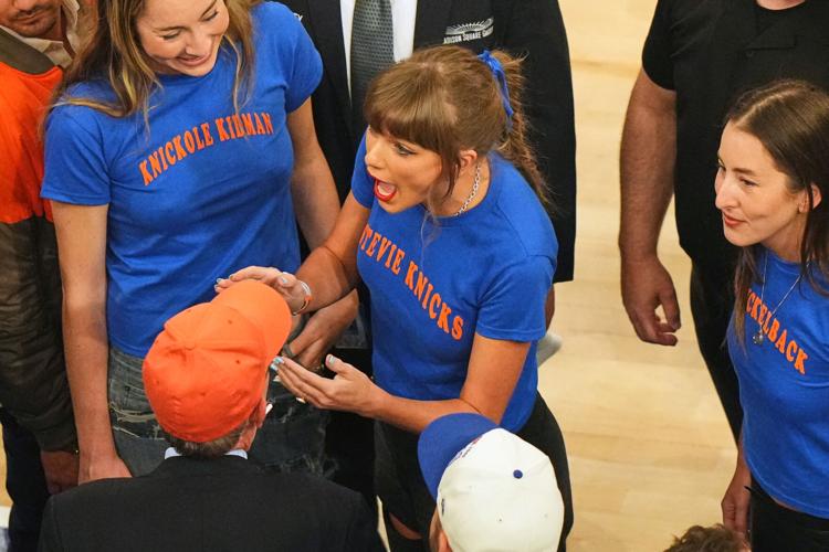 Taylor Swift attends Knicks' record-breaking rally over Spurs in Game 4 ...