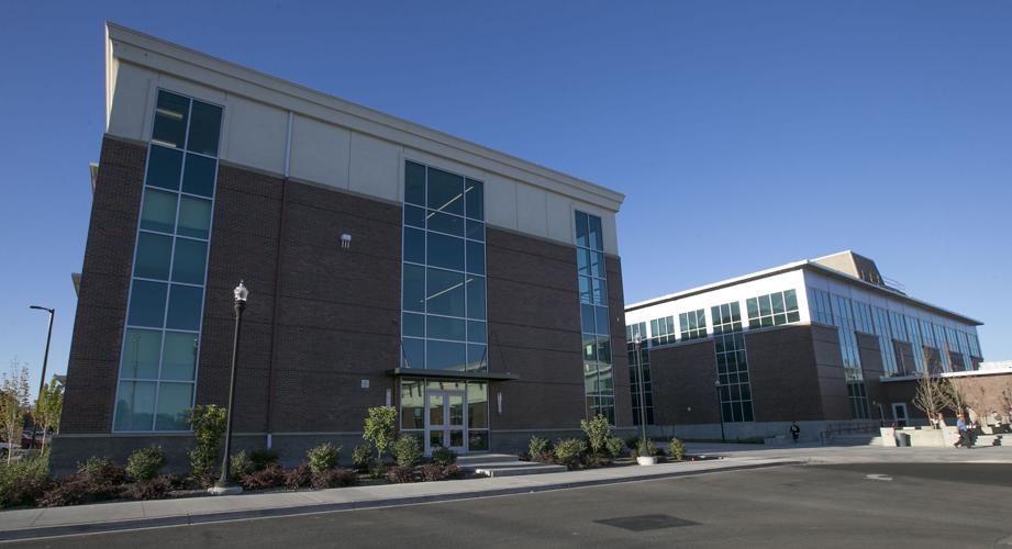 A.C. Davis High School is dedicated (15 images) | Local | yakimaherald.com