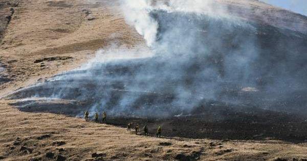 Selah Ridge brush fire contained | Local | yakimaherald.com