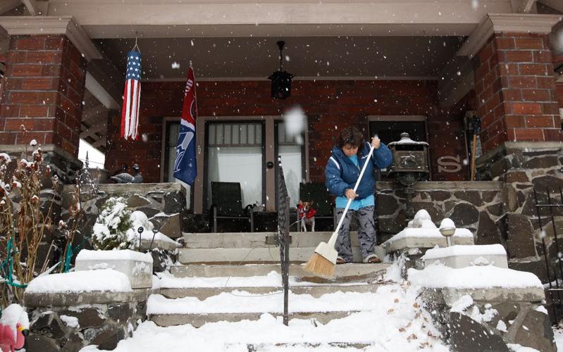 Snowfall causes slow-going around Yakima Valley | Local | yakimaherald.com