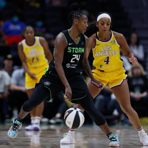 Photos: Storm host Sparks | Storm | yakimaherald.com