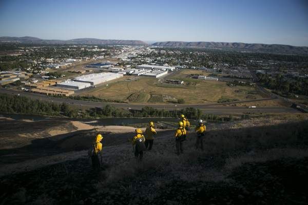 Selah Ridge brush fire contained | Local | yakimaherald.com