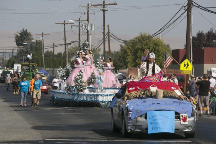 Annual Harrah Fall Festival Parade (19 images) | Local | yakimaherald.com
