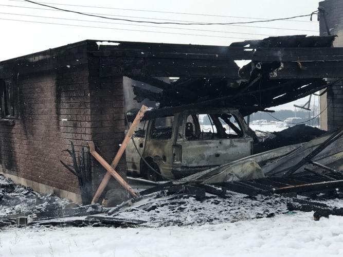 Photos: House fire on Windy Ridge Lane in Moxee | Local | yakimaherald.com