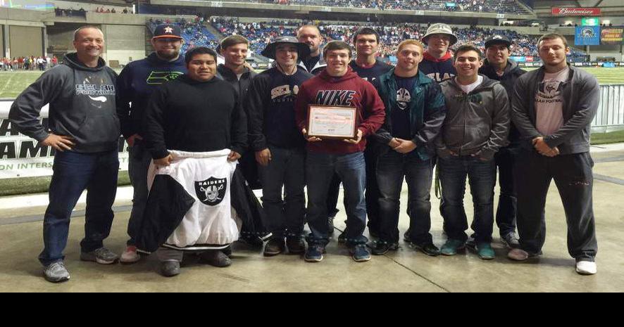 Selah football team celebrates academic success at Tacoma Dome ...
