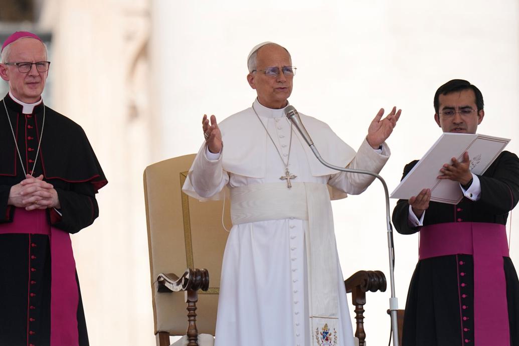Pope issues plea to breakaway traditionalist group to back off bishop ...