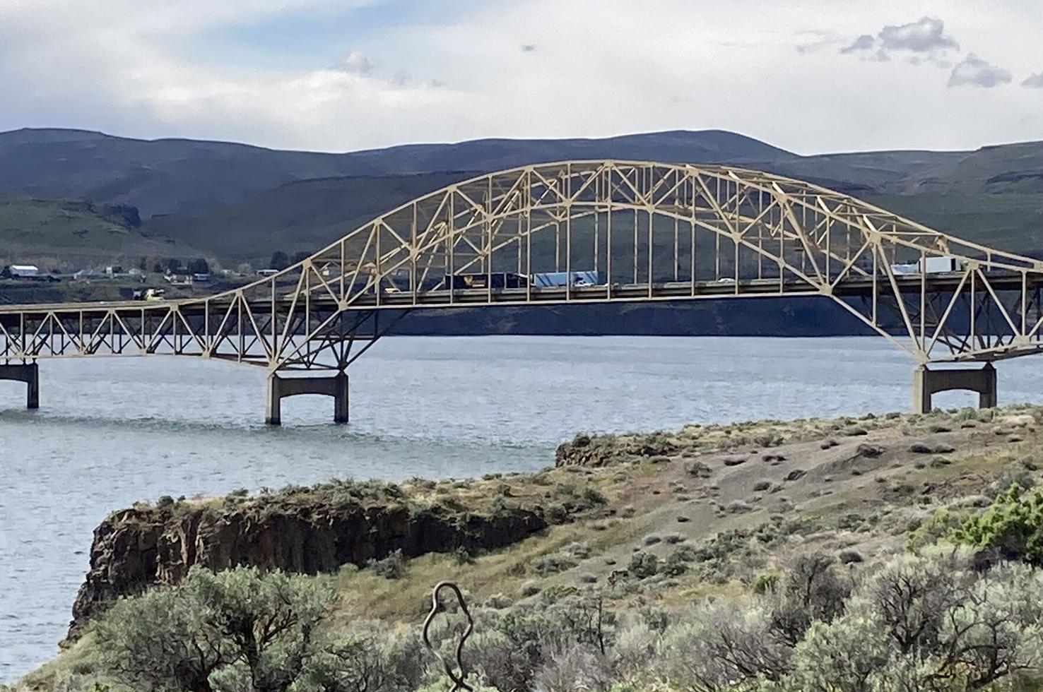 Work on I-90 Vantage Bridge begins, with lanes reduced until November ...