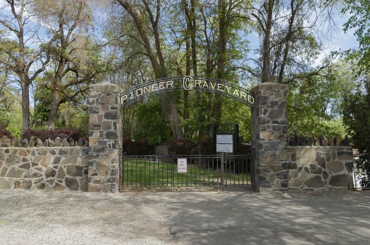It Happened Here: Union Gap's Pioneer Graveyard established in 1865 ...