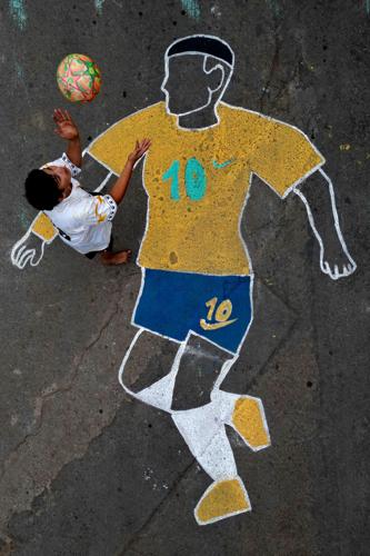 See the world in vertical: Top photos by AP photojournalists | Nation ...
