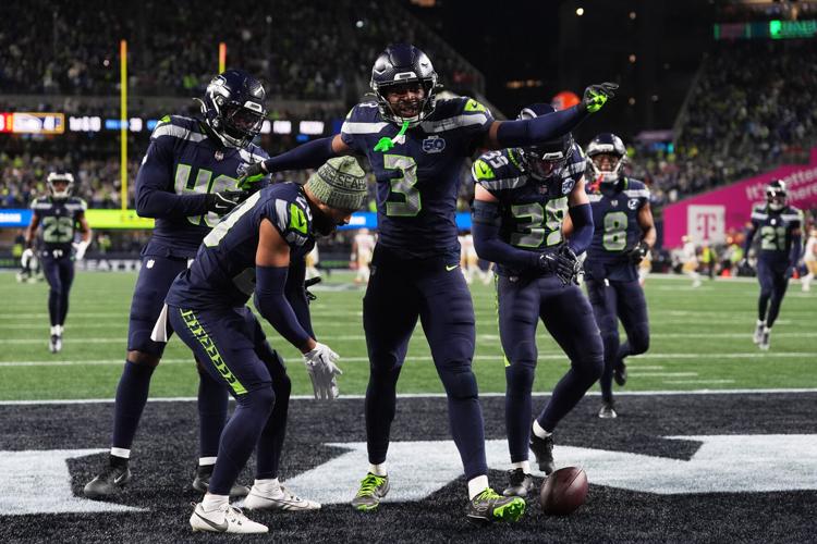 Seahawks thump 49ers in playoff opener, advance to NFC Championship ...