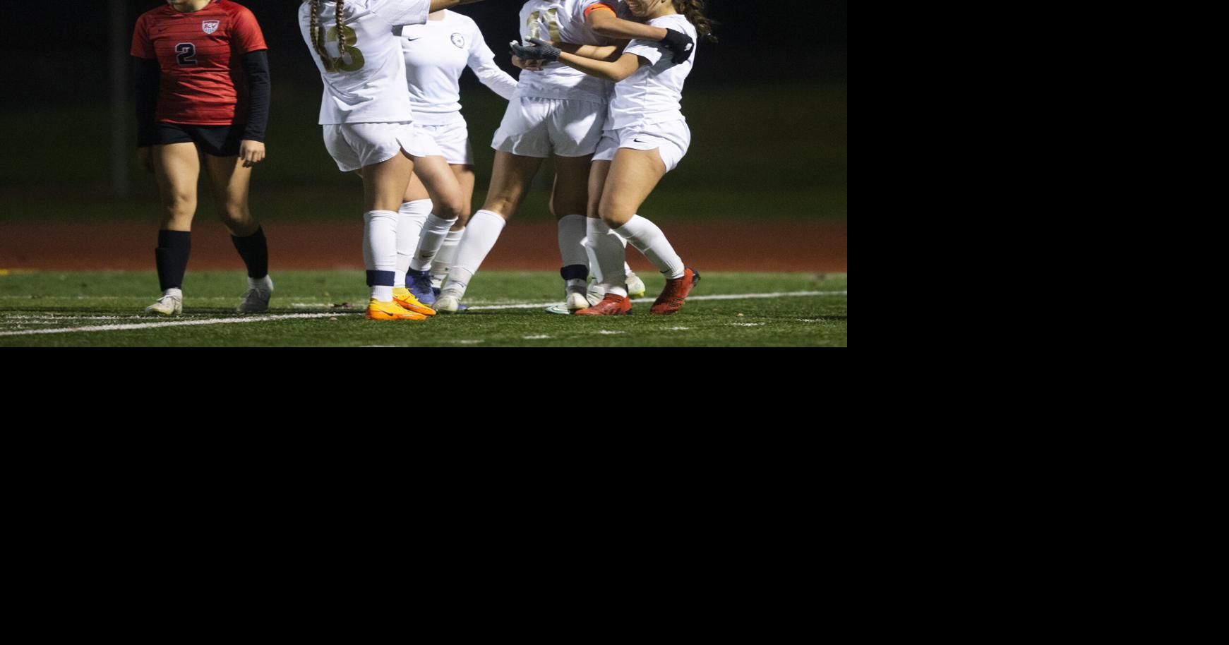 Selah soccer rallies to upset East Valley in CWAC district title | CWAC ...