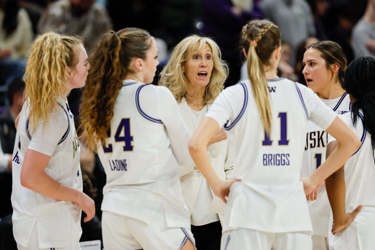 Sayvia Sellers leads Washington Husky women to win over Minnesota | UW ...