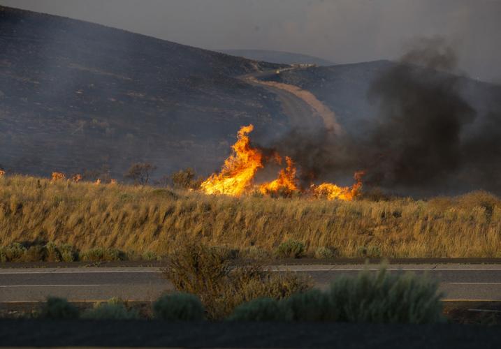 New evacuation orders as crews try to hold 7,000-acre Burbank Fire ...