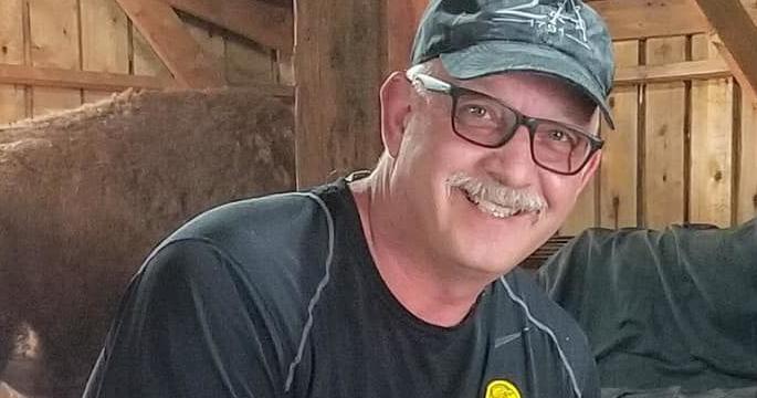 Seattle deputy fire chief died after falling down steep hillside ...