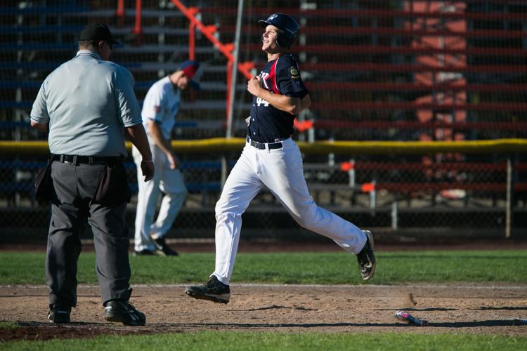 Baseball: Yakima Beetles defeat Pepsi Pak 9-8 | Sports Photos ...