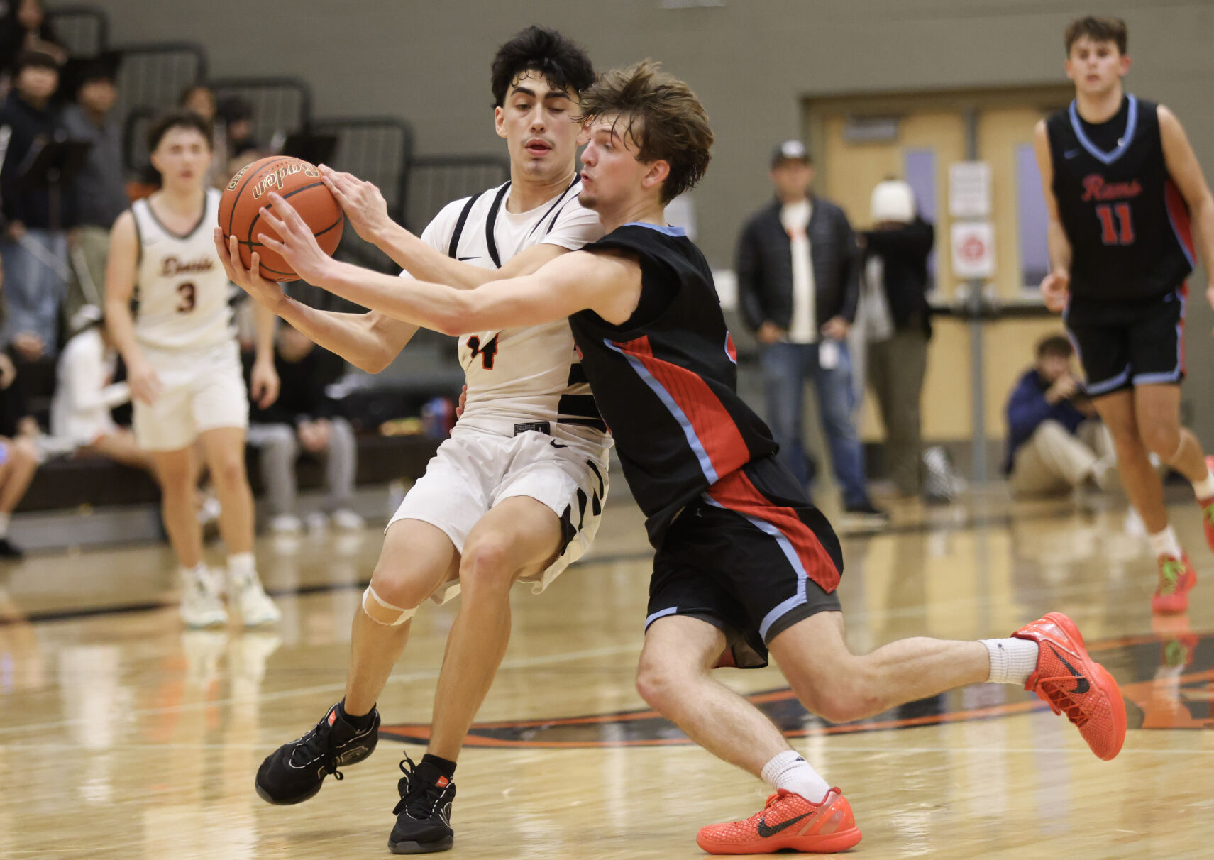 Cesar Hernandez provides late spark to lead Davis boys past West Valley ...