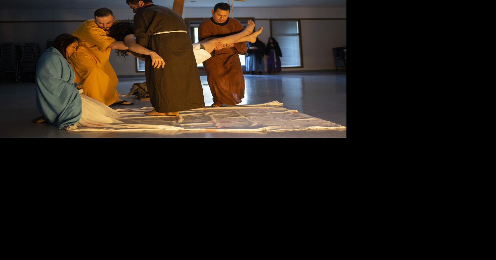 PHOTOS: Stations of the Cross at Our Lady of the Lourdes Catholic ...