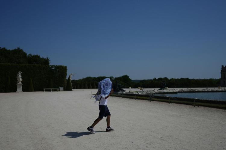 A red alert over France, and heat that may rewrite the record books ...