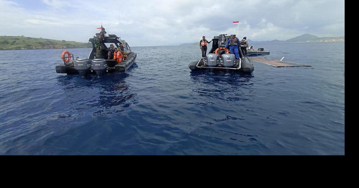 Indonesian rescuers search for a Spanish coach and 3 children after ...