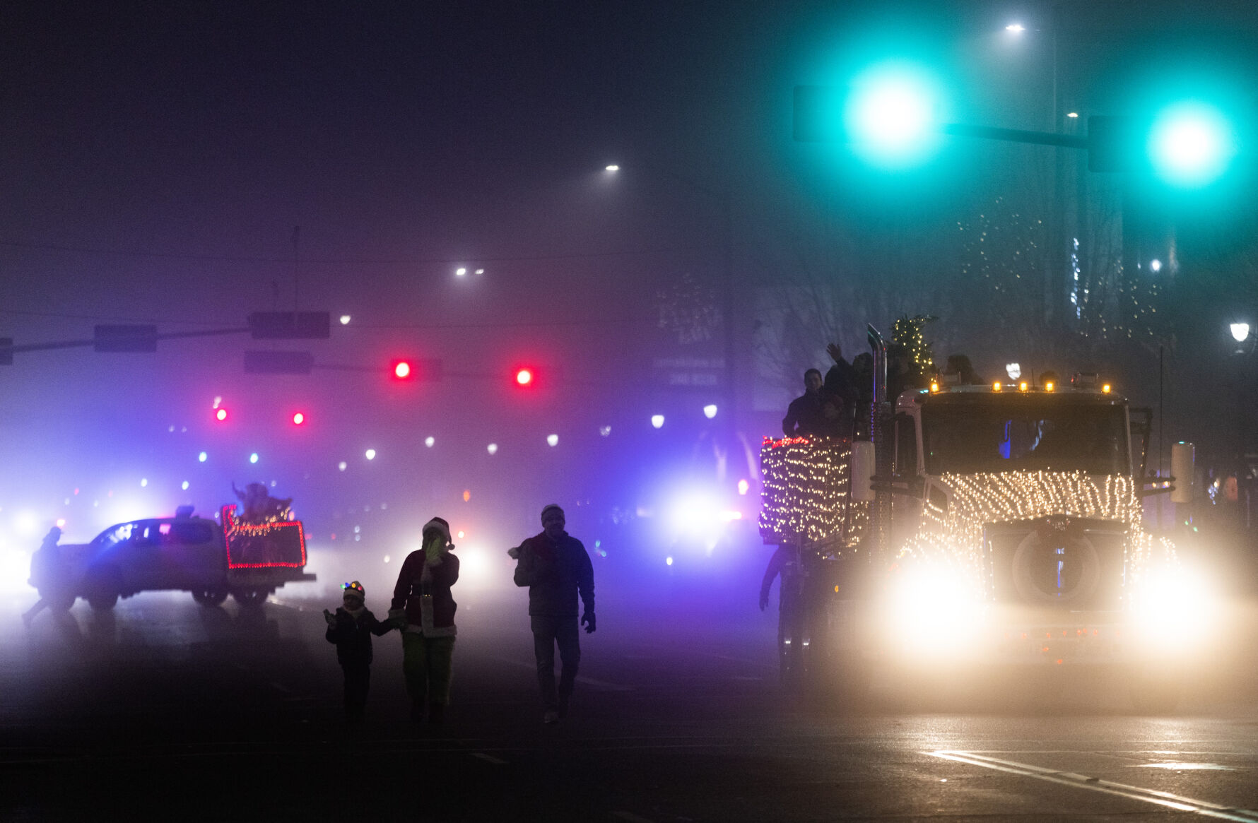 Drivers hope to pass Yakima Valley Christmas truck tradition to future ...