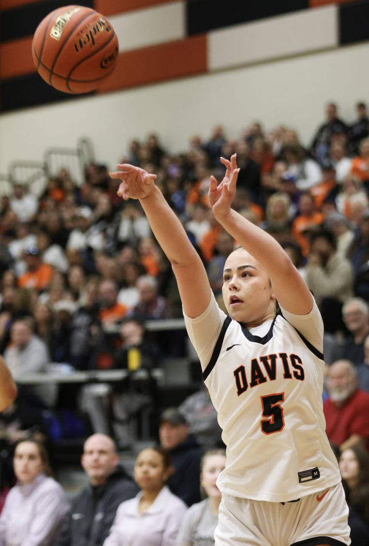 Top-seeded Davis girls give up fourth-quarter lead in loss to Sumner ...