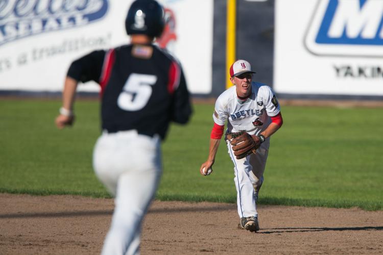 Baseball: Yakima Beetles defeat Pepsi Pak 9-8 | Sports Photos ...