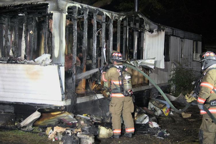 Fire destroys home in Selah mobile home park | Local | yakimaherald.com